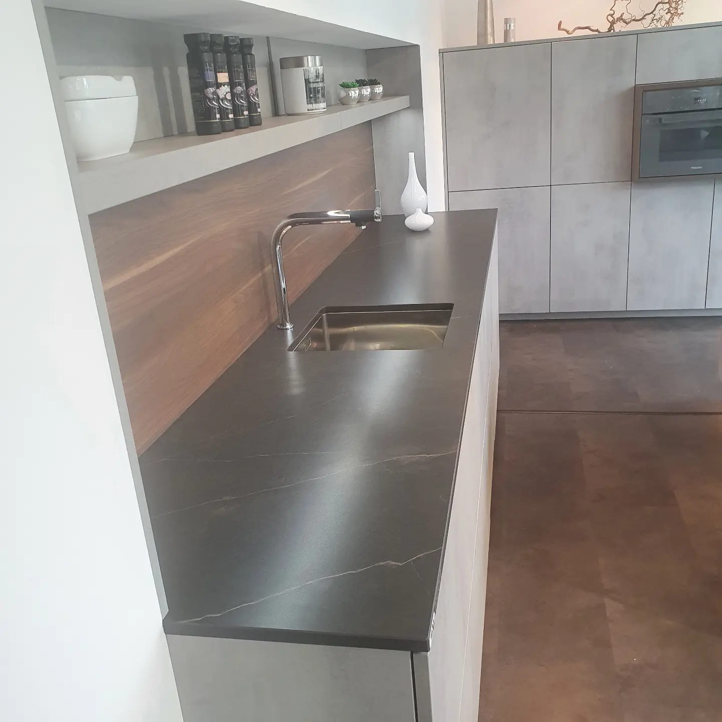 Arbeitsplatten aus Neolith Calatorao - SMB Creative Plattenmaterialien GmbH